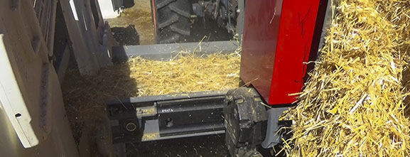 Trailed straw bedder - Ultralift TX2 - Hatfield Manufacturing, Inc ...