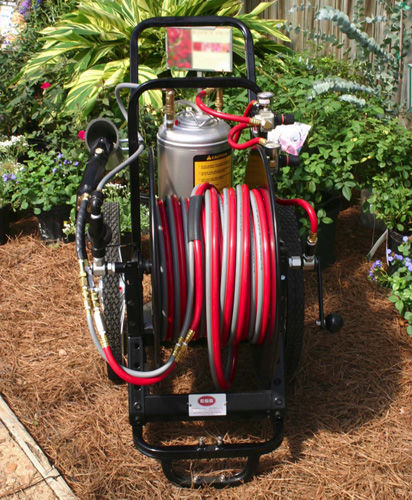 Viticulture wheeled sprayer - TRG - Electrostatic Spraying Systems