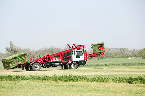 Round bale stacker - 6500 - Stinger, Inc. - rectangular / self-propelled