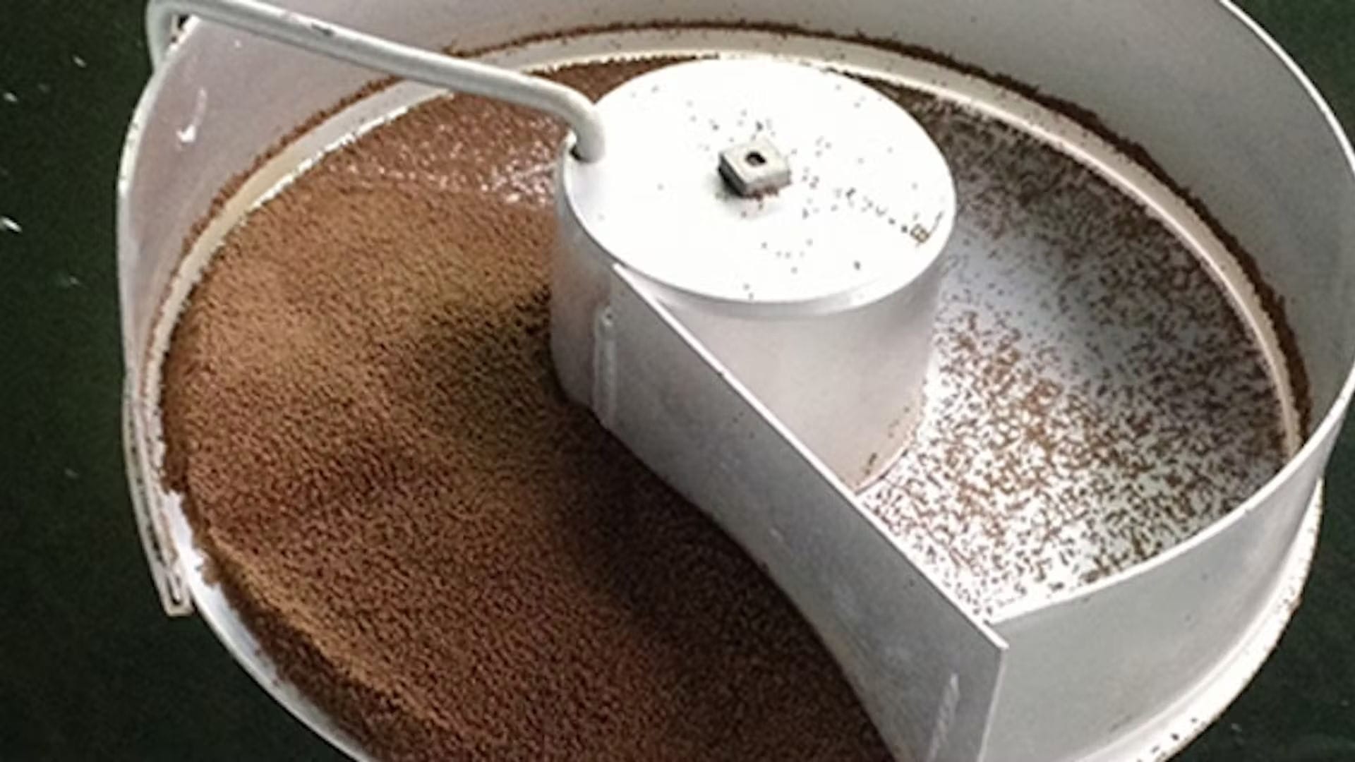 Disc feeding system - Storvik Aqua AS - for hatchery