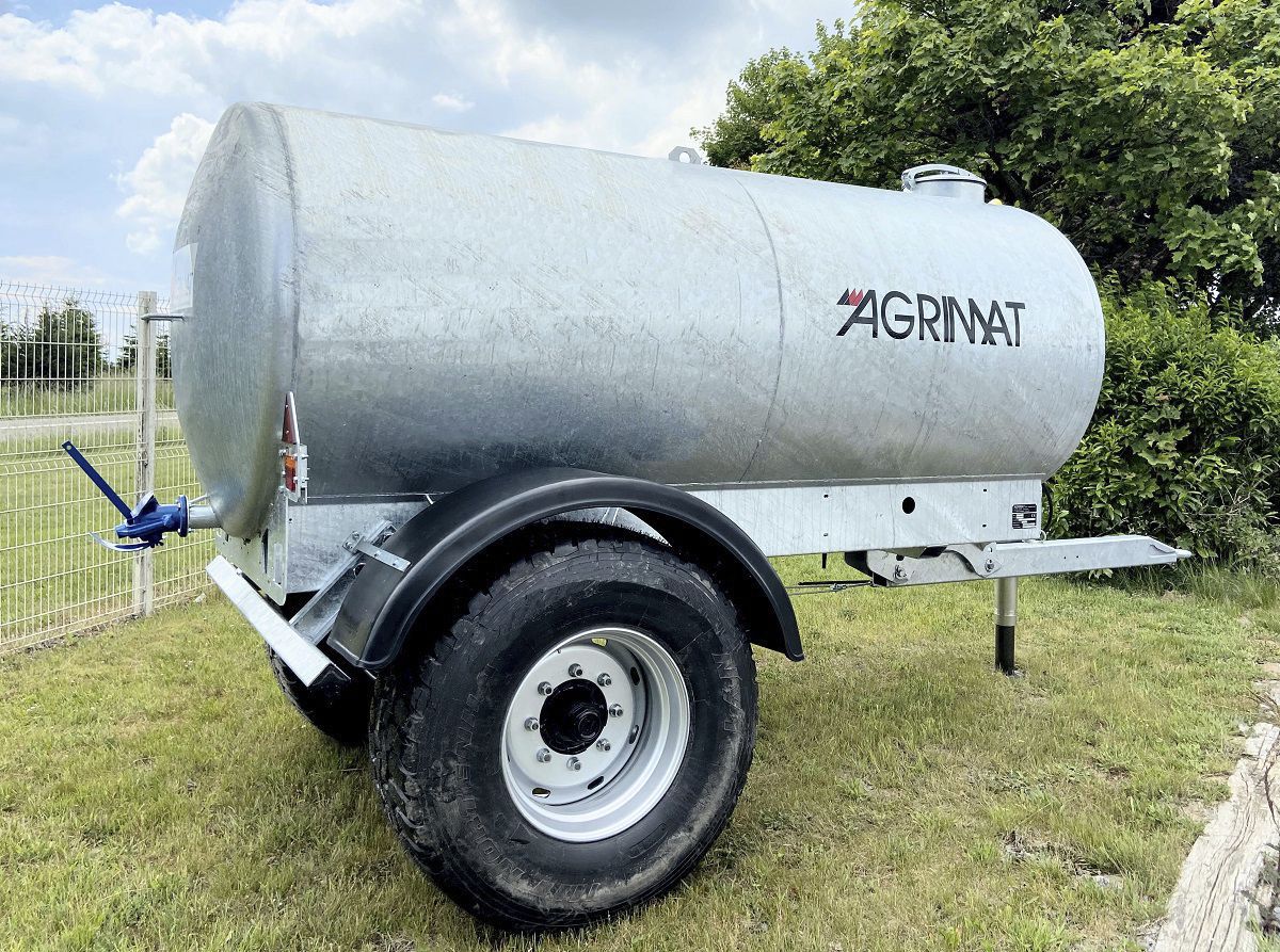 Single-axle water bowser - Agrimat