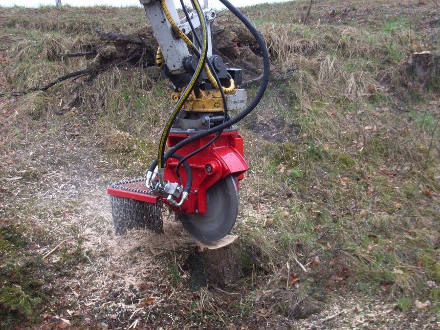 Vertical stump grinder - H65 165-200 - FSI-Franskan - mounted ...