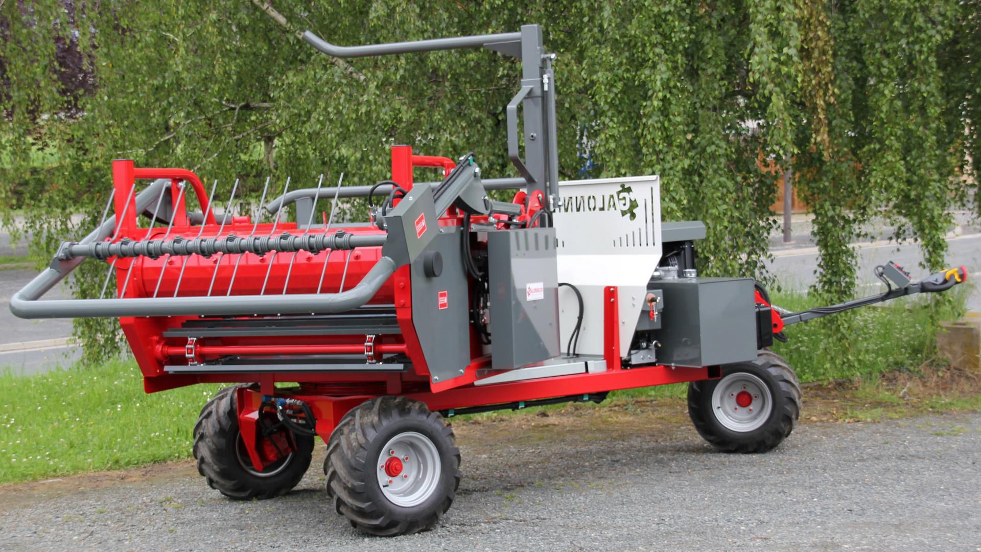 Self-propelled bale unroller - GDPA150FD - Galonnier - bedding / with ...