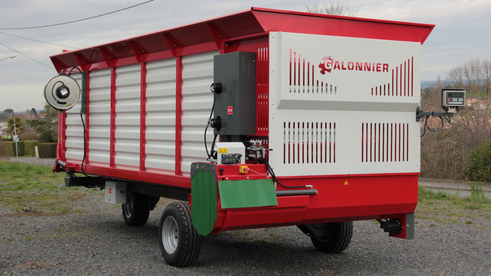 Self-propelled straw blower and feeder - GDFVA E - Galonnier - for ...