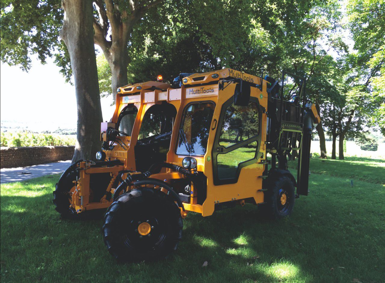Straddle tractor - MULTITOOLS - GRV - hydrostatic / vineyard / 2-row