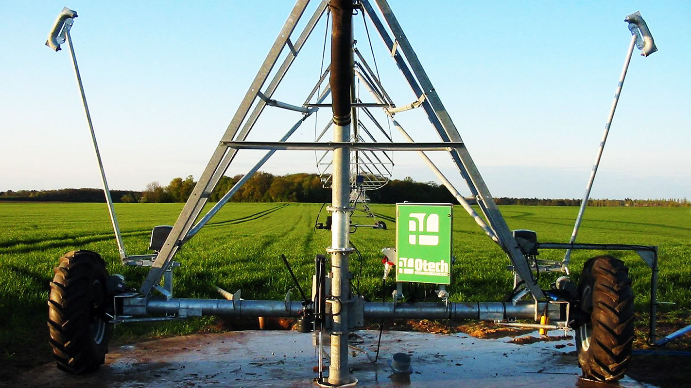 Center irrigation pivot - Speedy Rain - OTECH S.A.S. - mobile / wheel ...