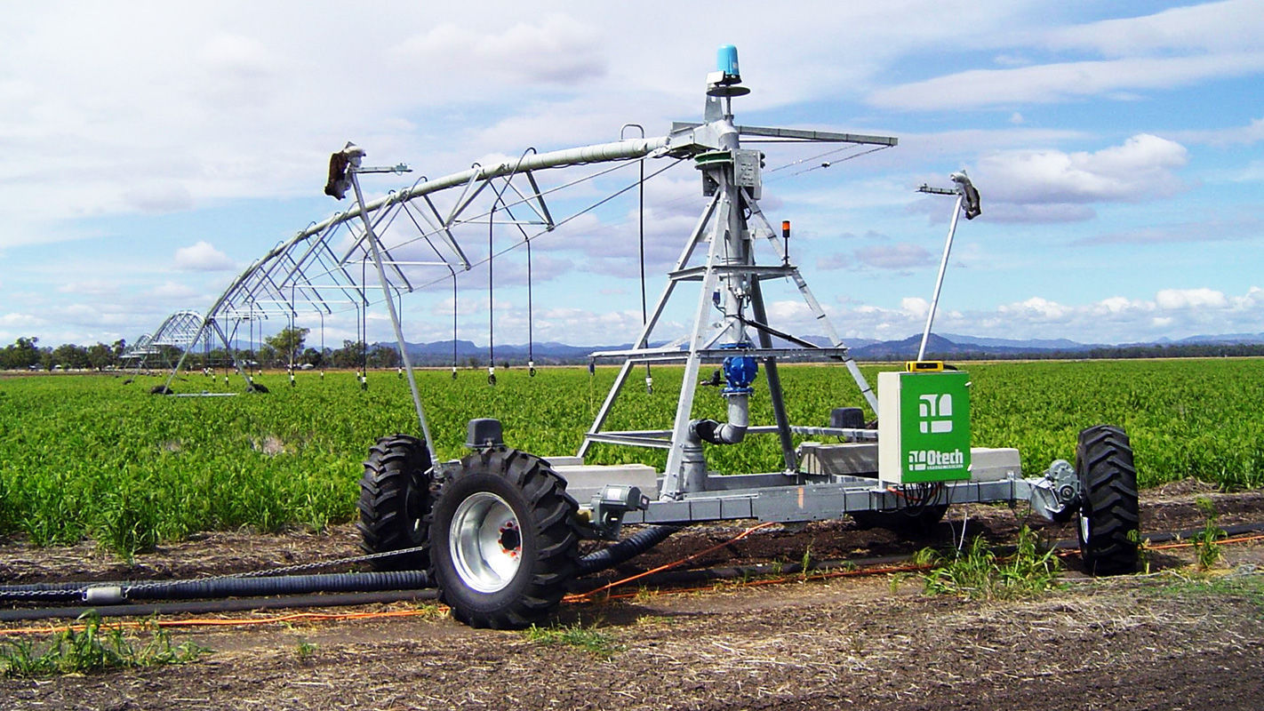 Hose-fed irrigation boom - 4RMG - OTECH S.A.S. - 4-wheel / 1-wing ...