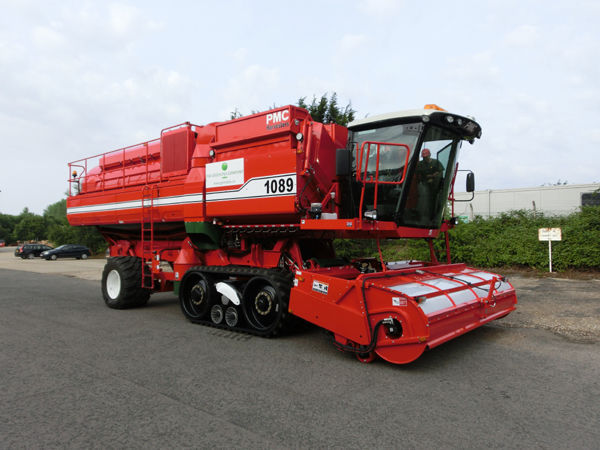 Pea harvester machine - 1089 - PMC Harvesters - bean / self-propelled ...