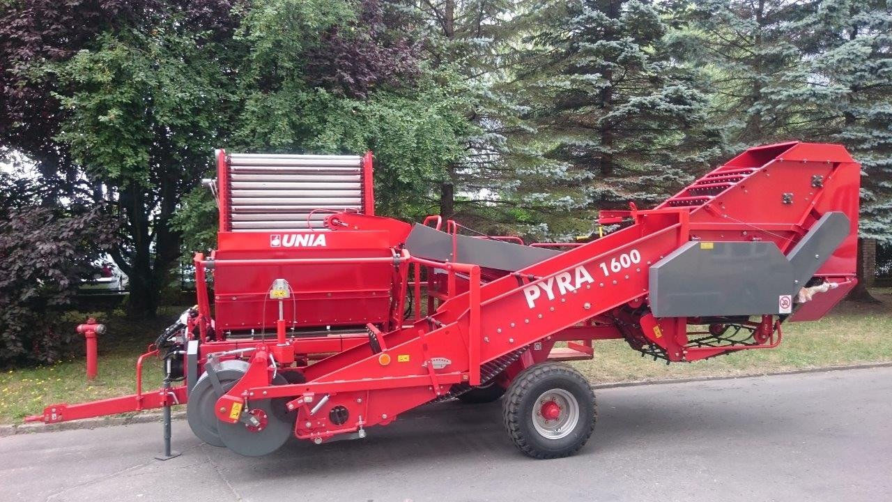 Vegetable harvester machine - PYRA 1600 - Unia - towed / 1-row