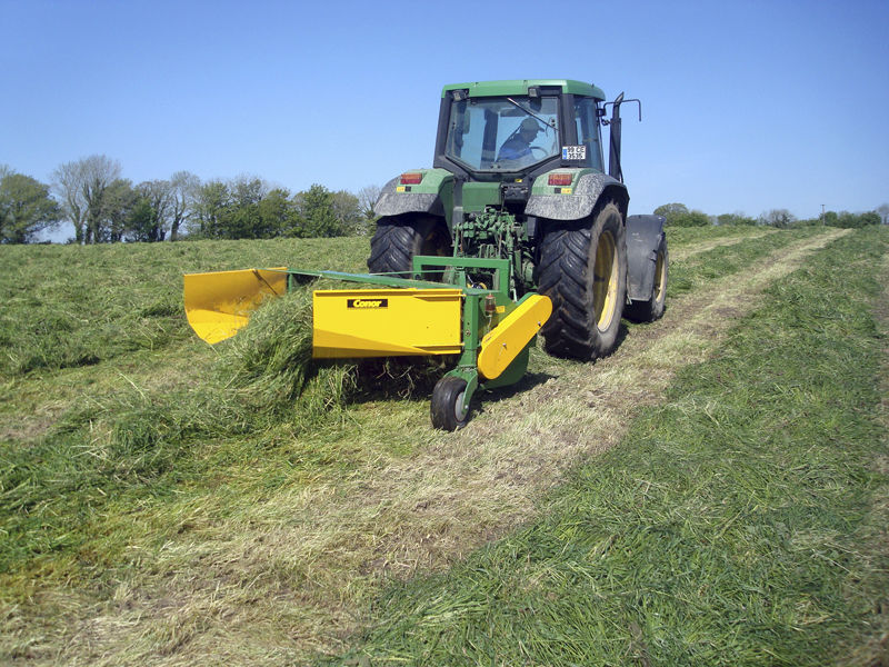 Tractor-mounted swather - 7000 - Conor Engineering