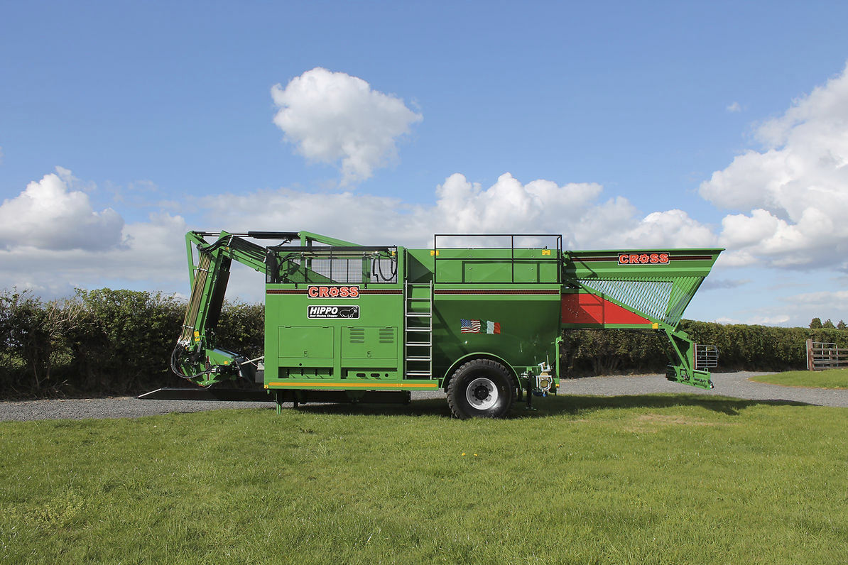 Beet crop cleaning machine - hippo2 - Cross Agricultural Engineering ...