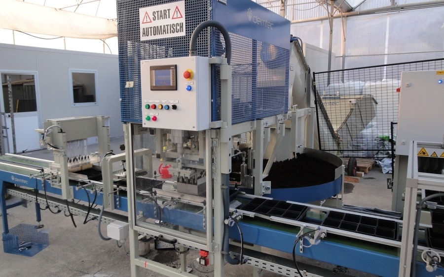 Automatic soil blocking machine - Demtec