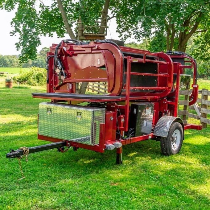 Cattle squeeze chute - Tuffy Tilt Tables - hydraulic / mobile / hoof-care