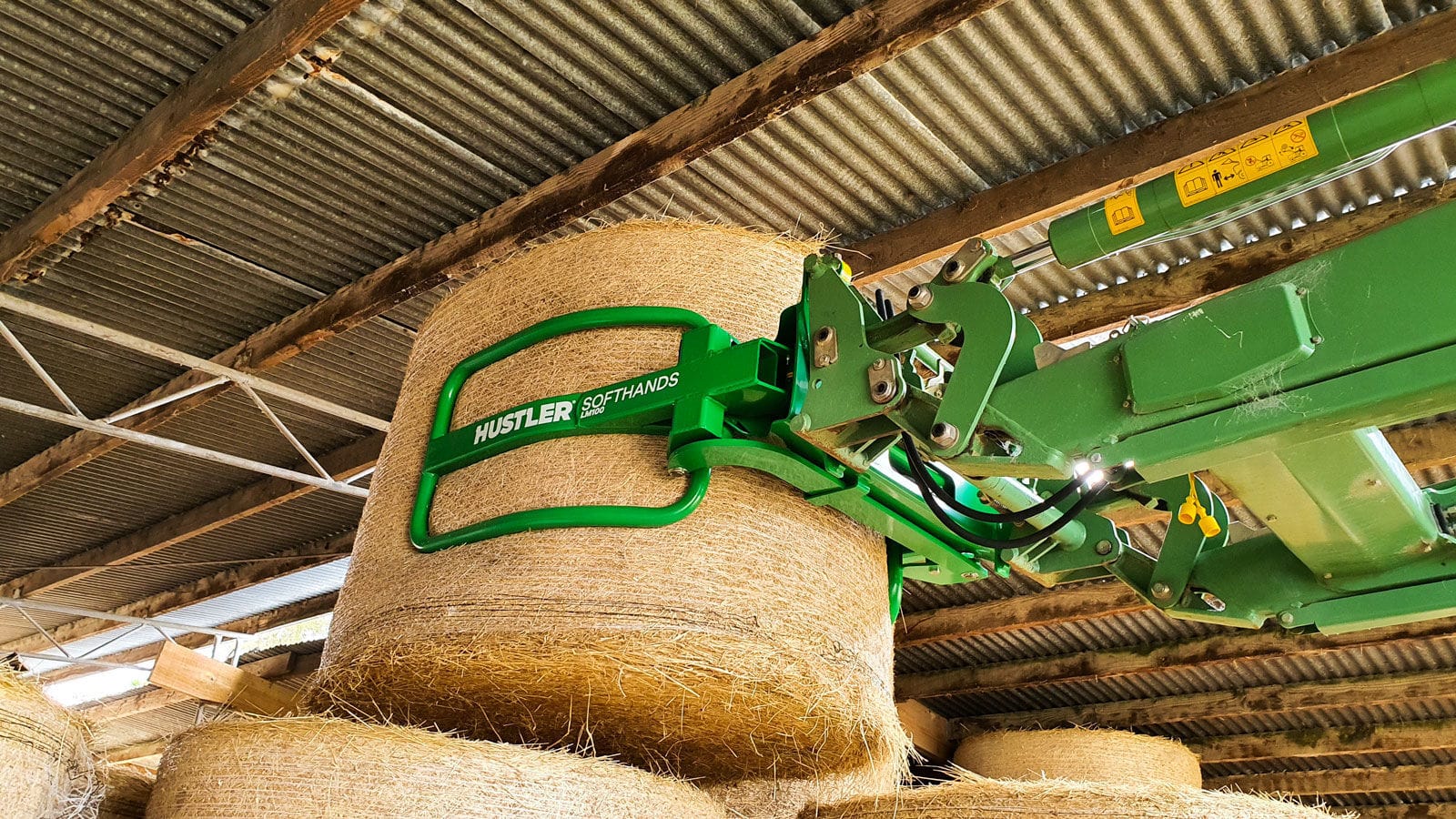 Round bale handler - Softhands LM100 - Hustler Equipment