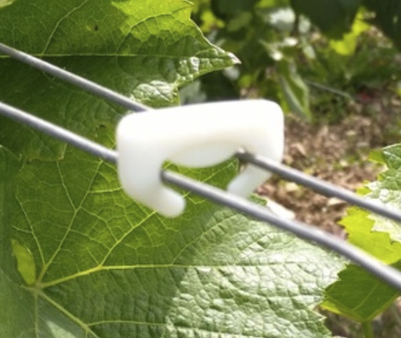 Thermoplastic wire clip - Elioclip® 15 - CAVI group - photodegradable