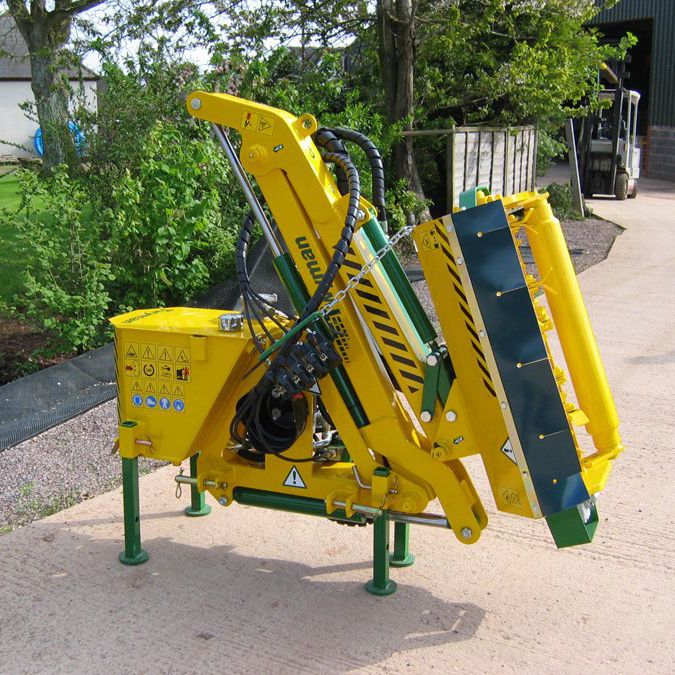 Hydraulic hedge cutter - KIDD FARM MACHINERY LTD - mounted