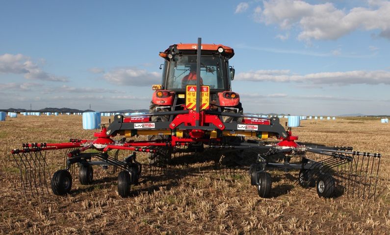 Rotary rake - R562, R502, R482 - LIVEMAC CO., LTD - center delivery ...