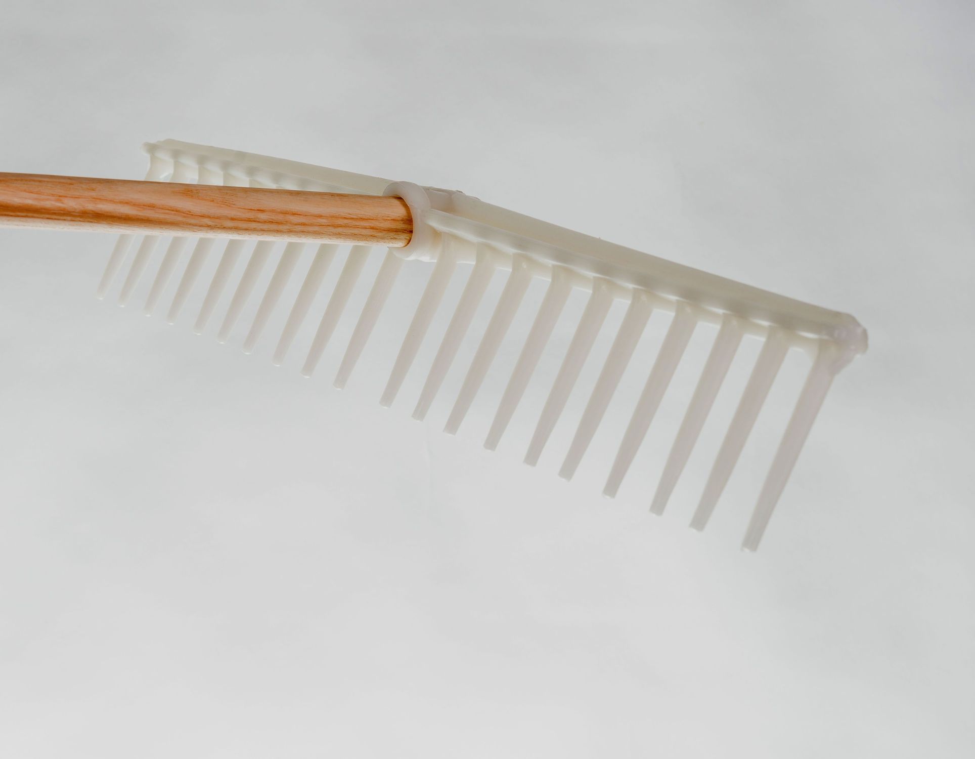 Hand rake with wooden handle - 003 - STEA Snc di Finazzi A.F. & C.