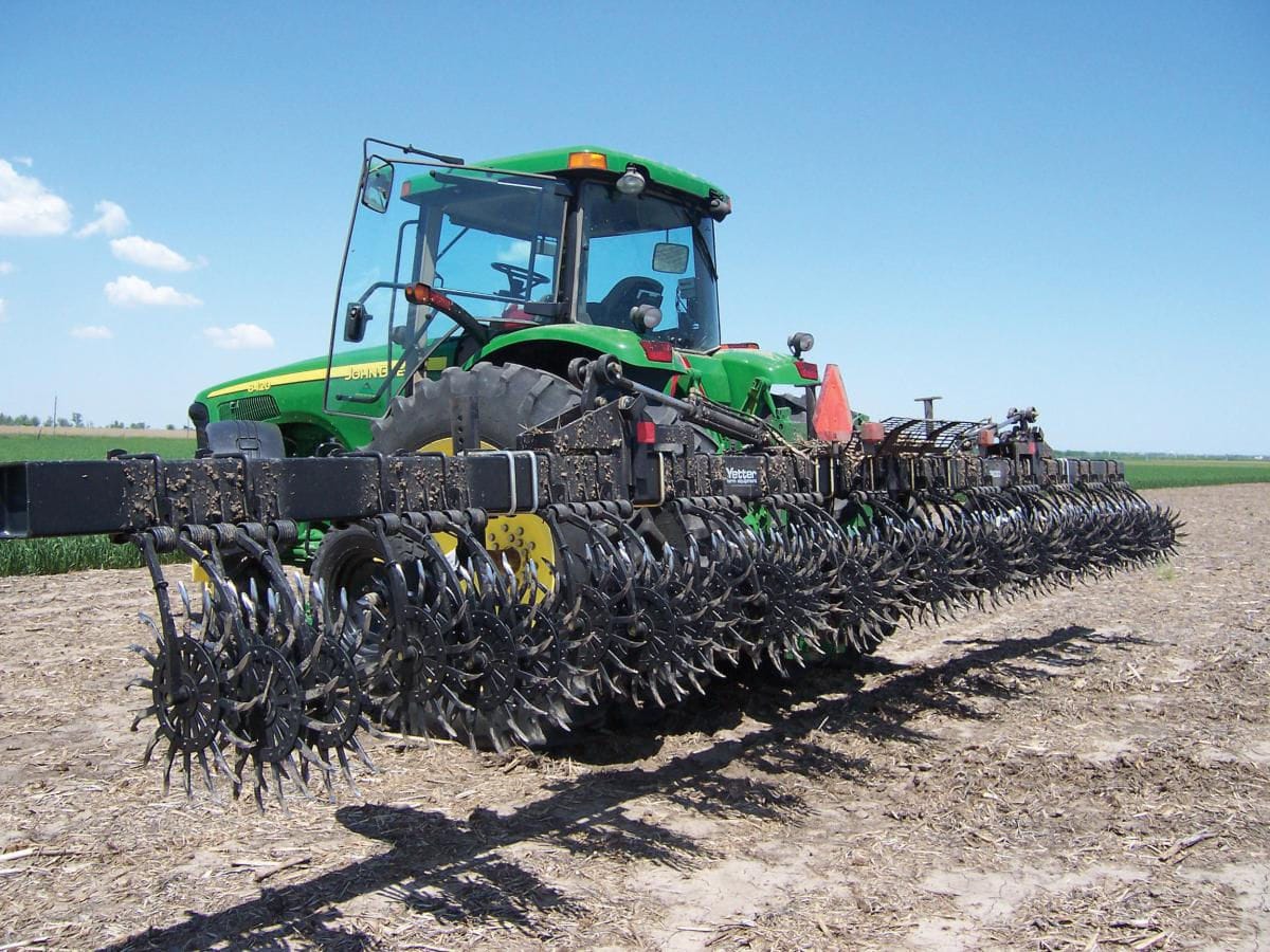 Folding rotary hoe - 3700 series - Yetter Manufacturing