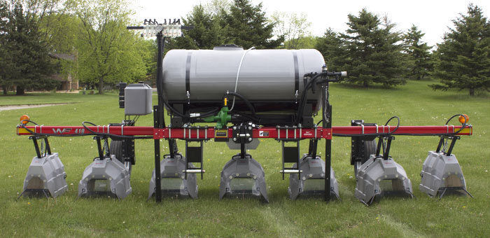 Hooded sprayer - 410 - Willmar Fabrication, LLC - 3-point hitch
