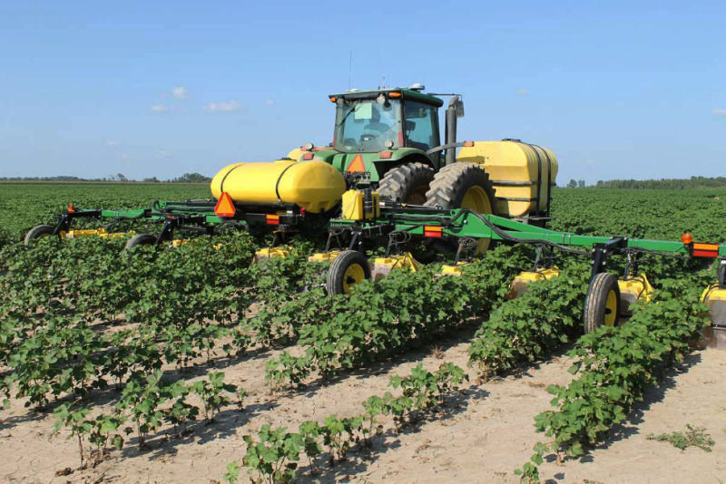 Trailed sprayer - 915 - Willmar Fabrication, LLC - hooded