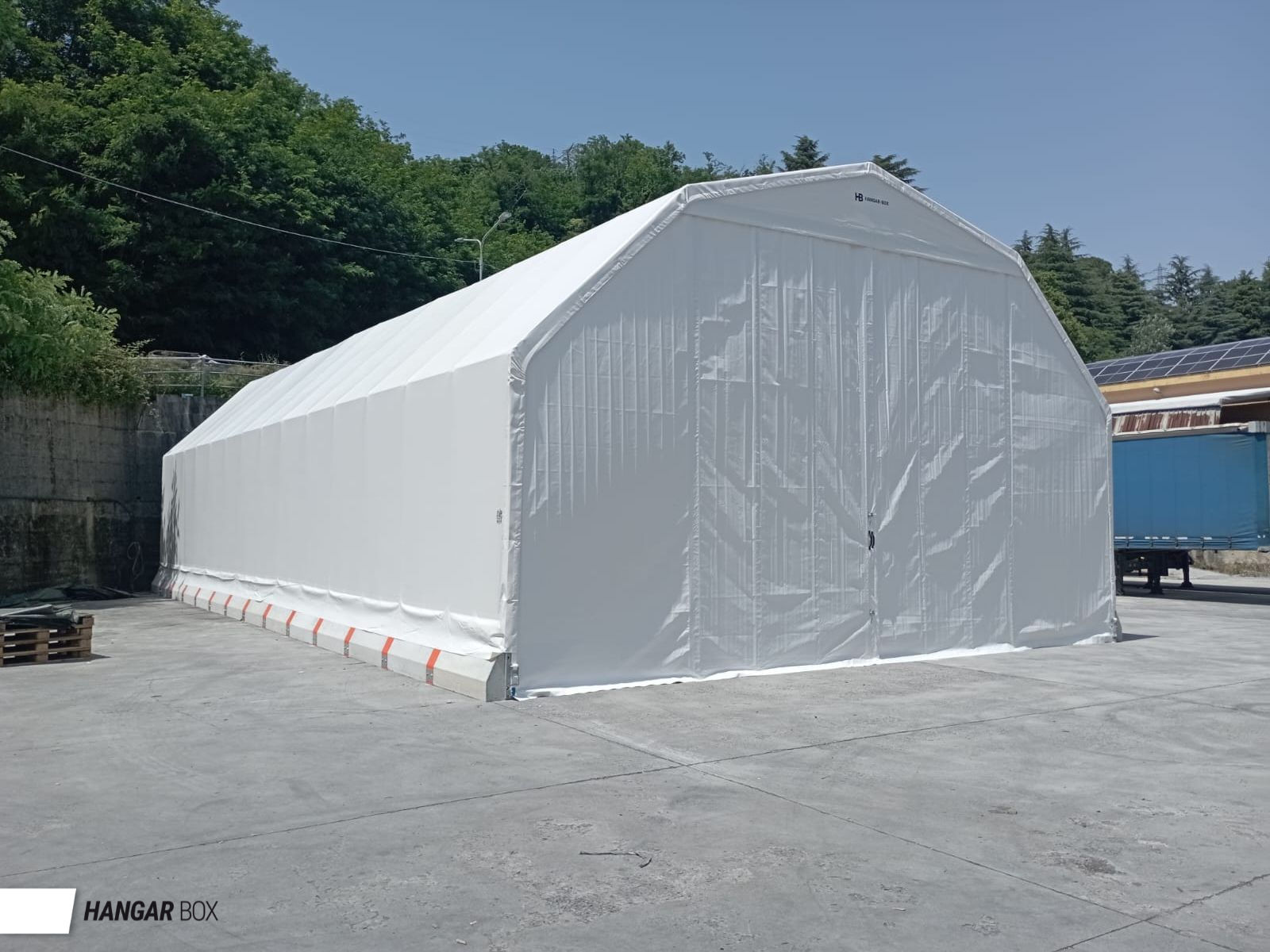 Agricultural equipment warehouse - HANGAR-BOX - Giesse S.p.A. - modular ...