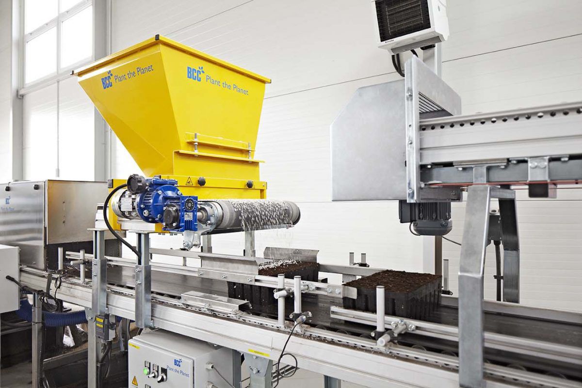 Semi-automatic tray filler - TRCO - BCC AB