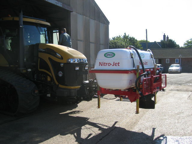 Tractor-mounted fertilizer applicator - Nitro-Jet - Opico Limited - liquid