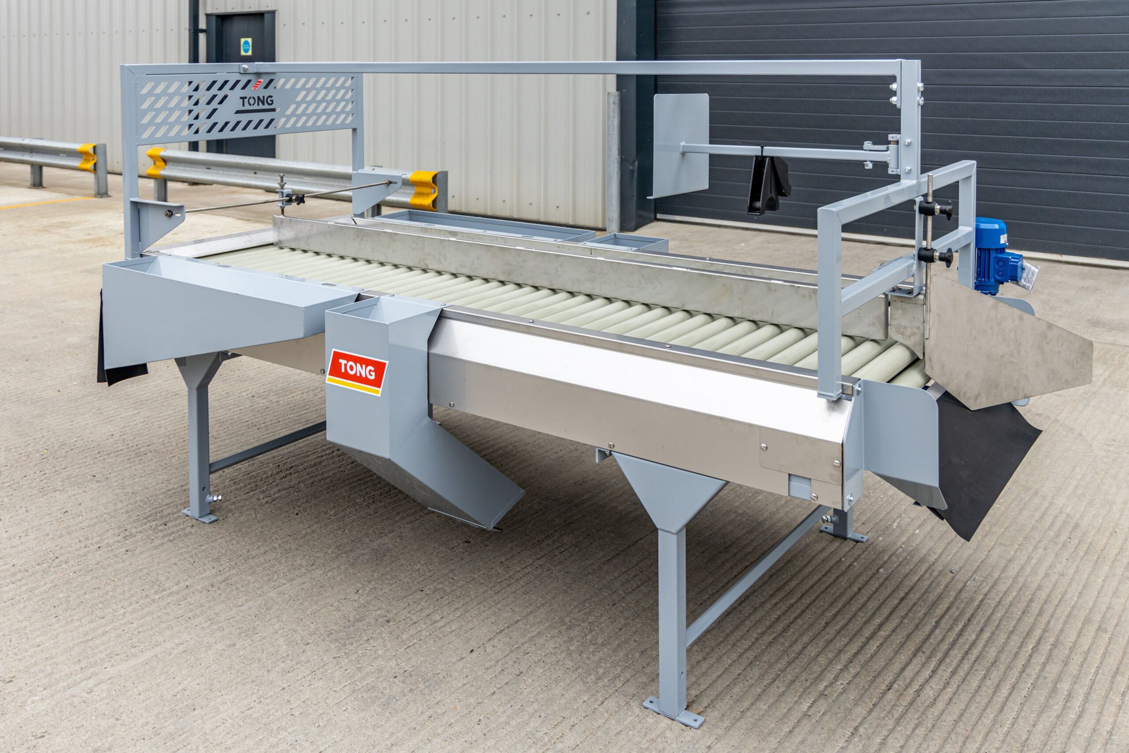 Vegetable sorting table - Tong Engineering - visual inspection