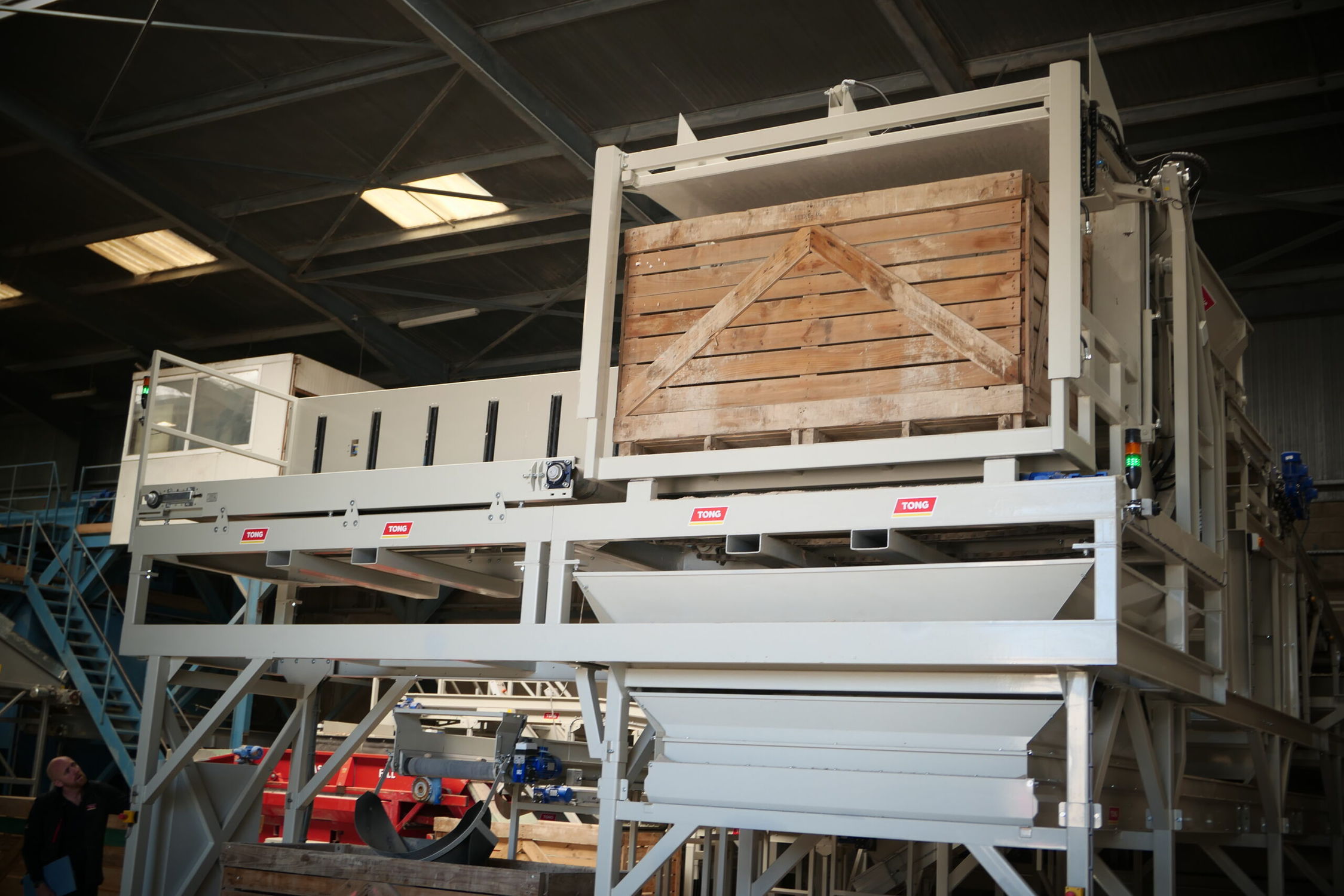 Box tipper - Tong Engineering