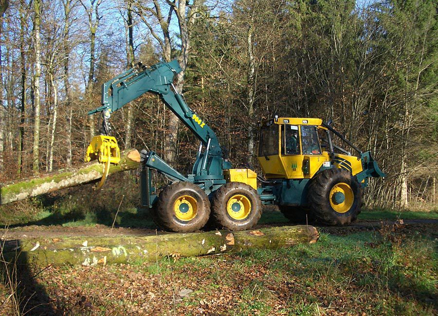 Forestry skidder with grab - 904Z 6WD - HSM Hohenloher Spezial ...