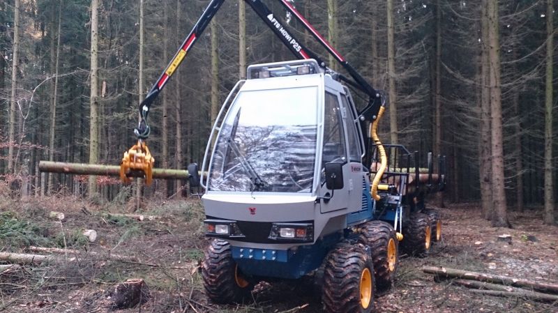 Compact forestry forwarder - LVS 511 - Strojírna Novotny s.r.o.