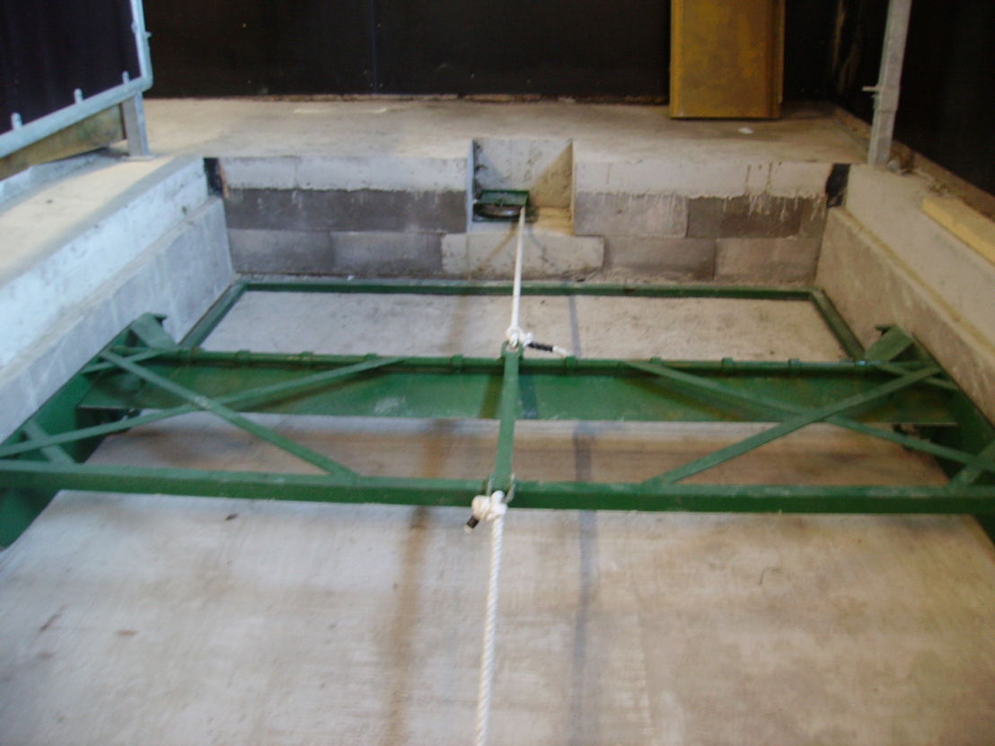 Rope manure scraper - Harry Johanssons Mekaniska verkstad AB - straight ...