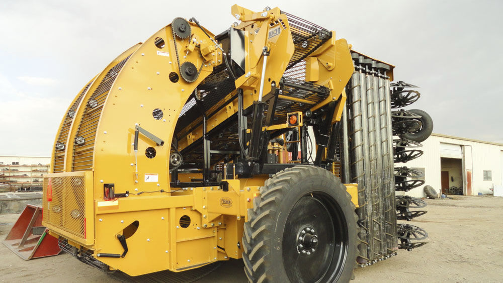 Beet harvester machine - Alloway Standard Industries, Inc. - sugar beet ...