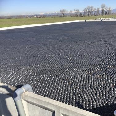 Irrigation basin floating cover - Bonetto Cover Ball® - Bonetto Cover ...