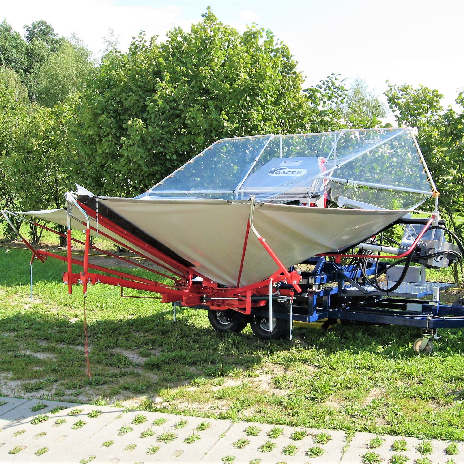 Fruit tree shaker - GACEK - JAGODA JPS Agromachines - nuts / tractor ...