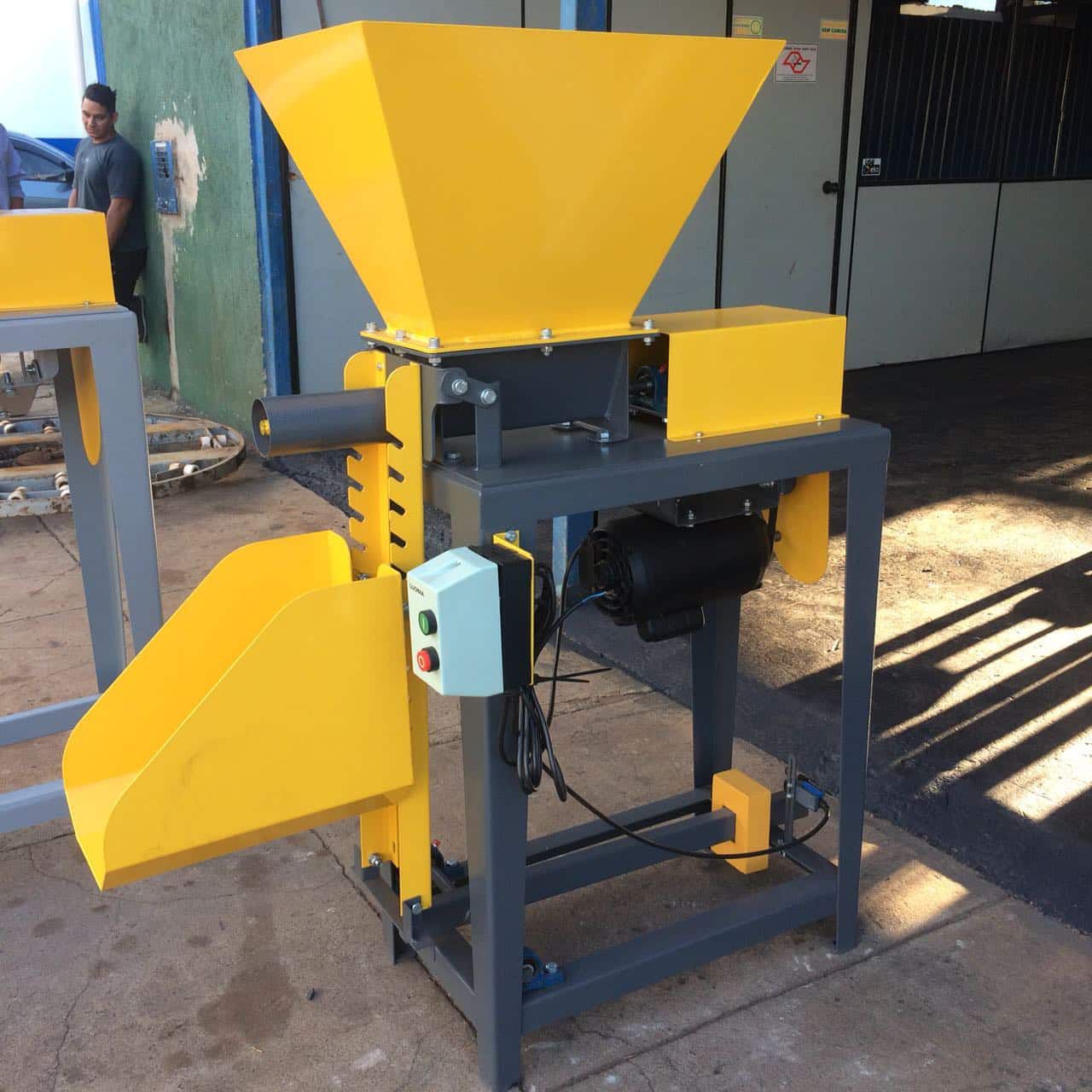 Compact bagger - Trapani Indústria - single-auger