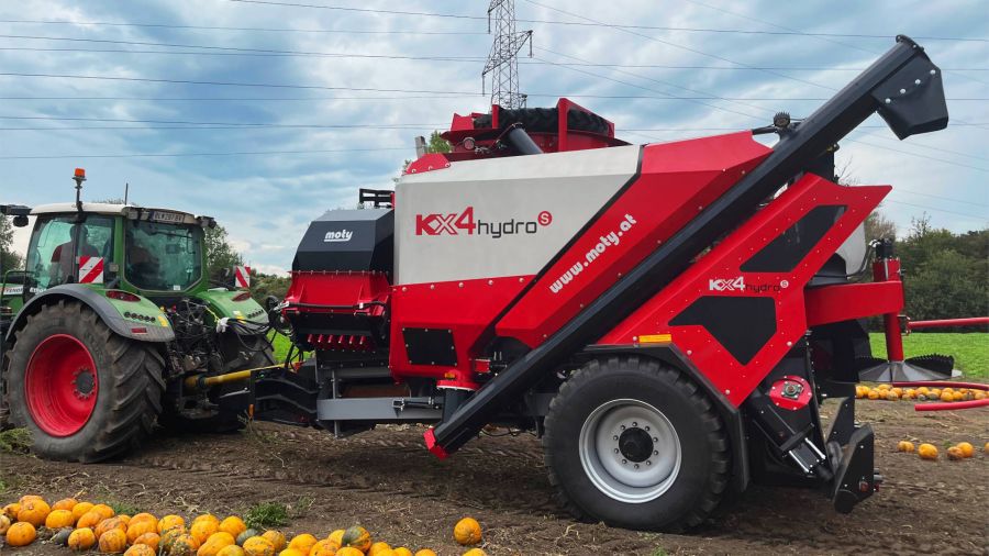 Pumpkin seed harvester machine - KX4 hydroS - Moty GmbH - towed / with sieving systems
