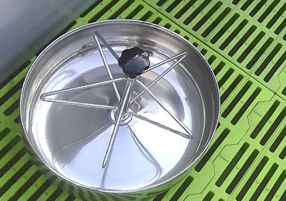 Piglet pan feeder - Qingdao Deba Brother Machinery Co.,Ltd - stainless ...