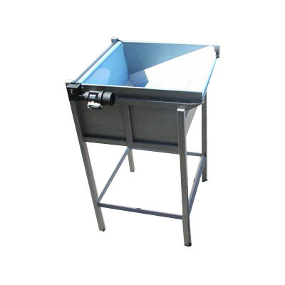 Potato receiving hopper - HF CA - EMVE Sweden AB - onion / carrot