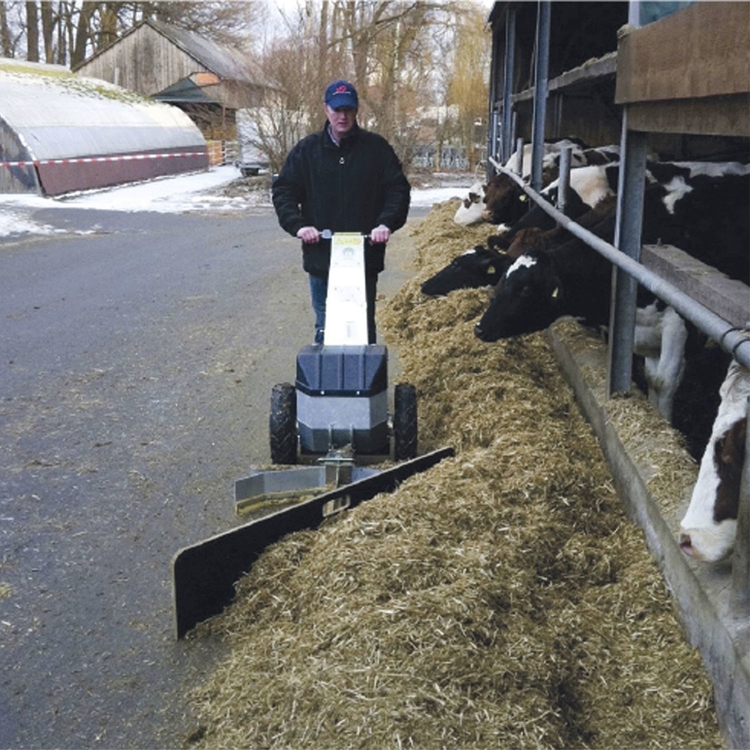Walk-behind feed pusher - SPR - M.M.E