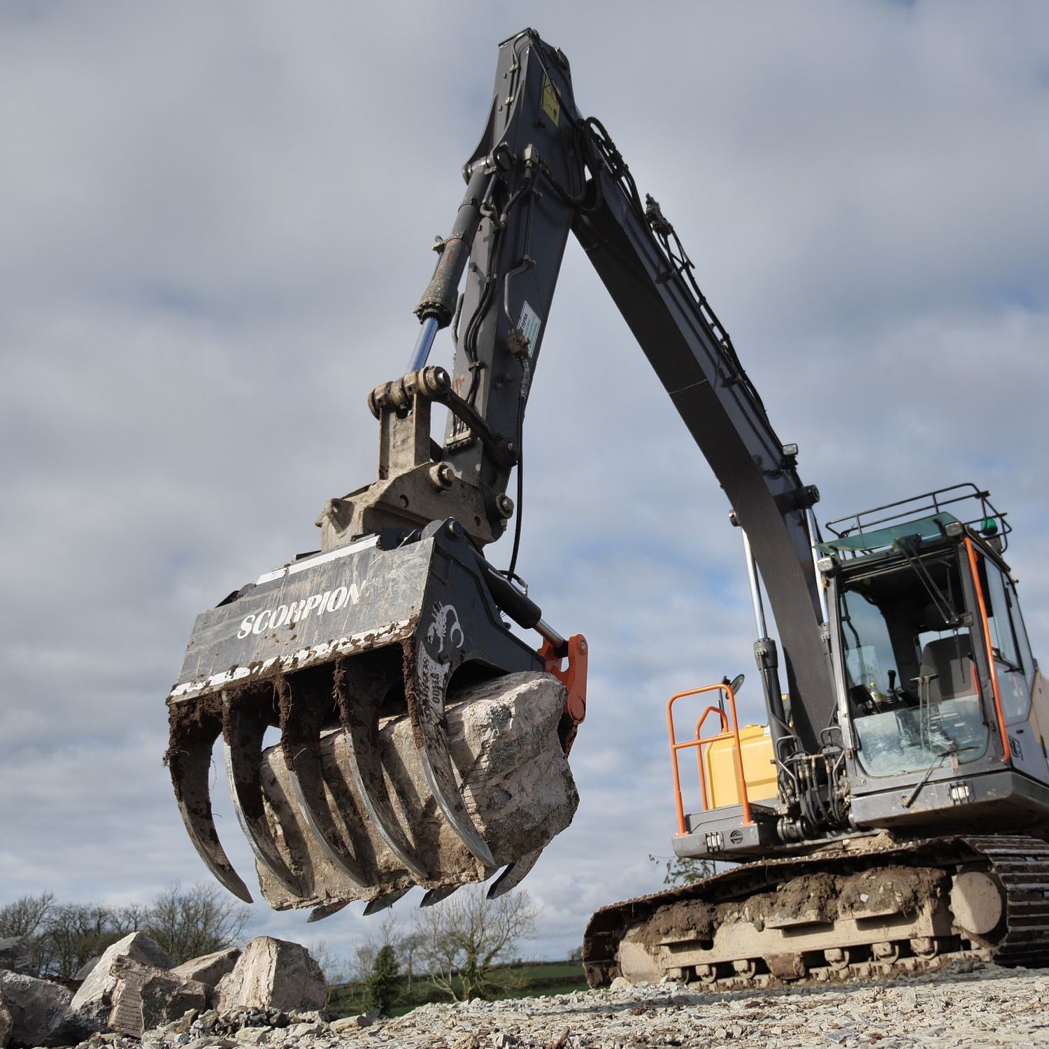 Agricultural log grapple - Scorpion S1100 - MDE Machinery Ltd - for ...