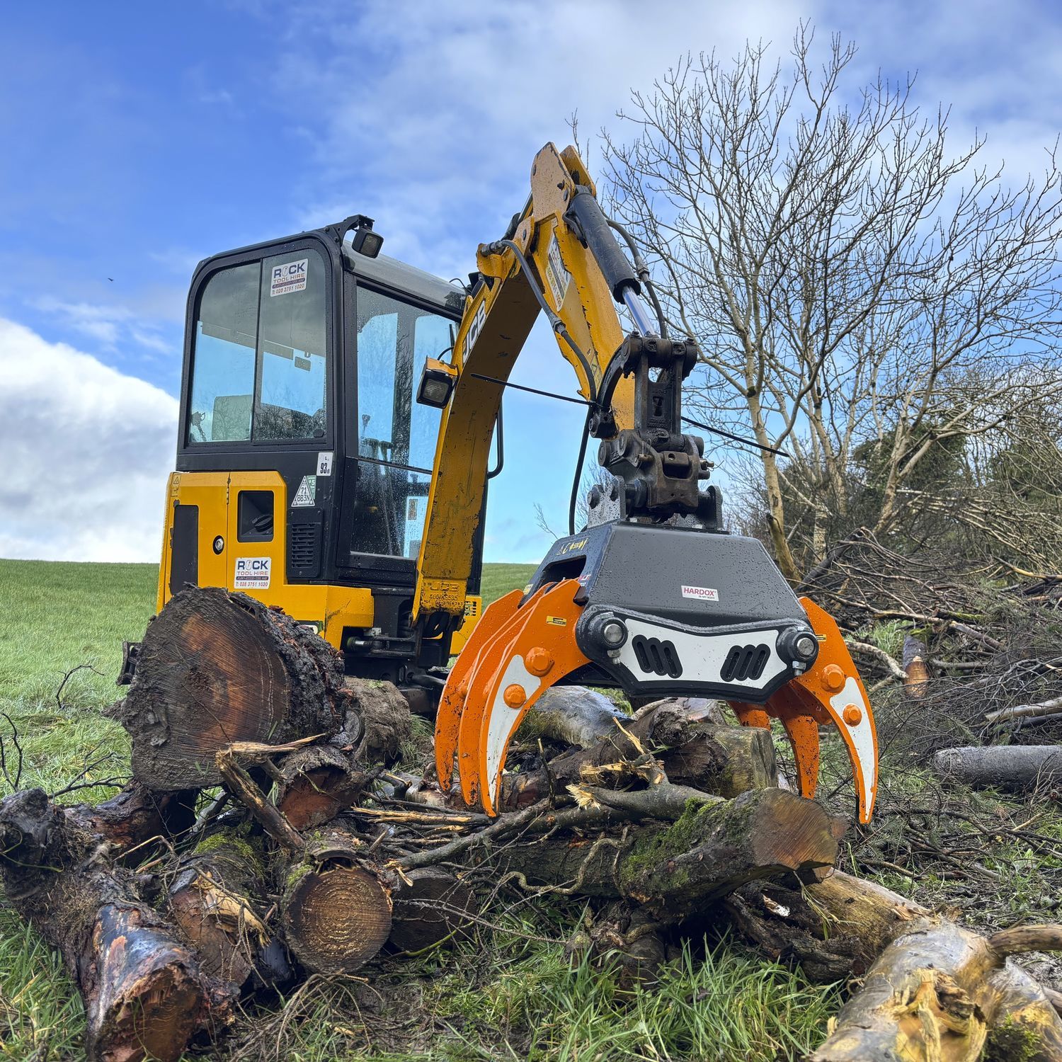 Forestry log grapple - SX700 - MDE Machinery Ltd - for mini excavators ...