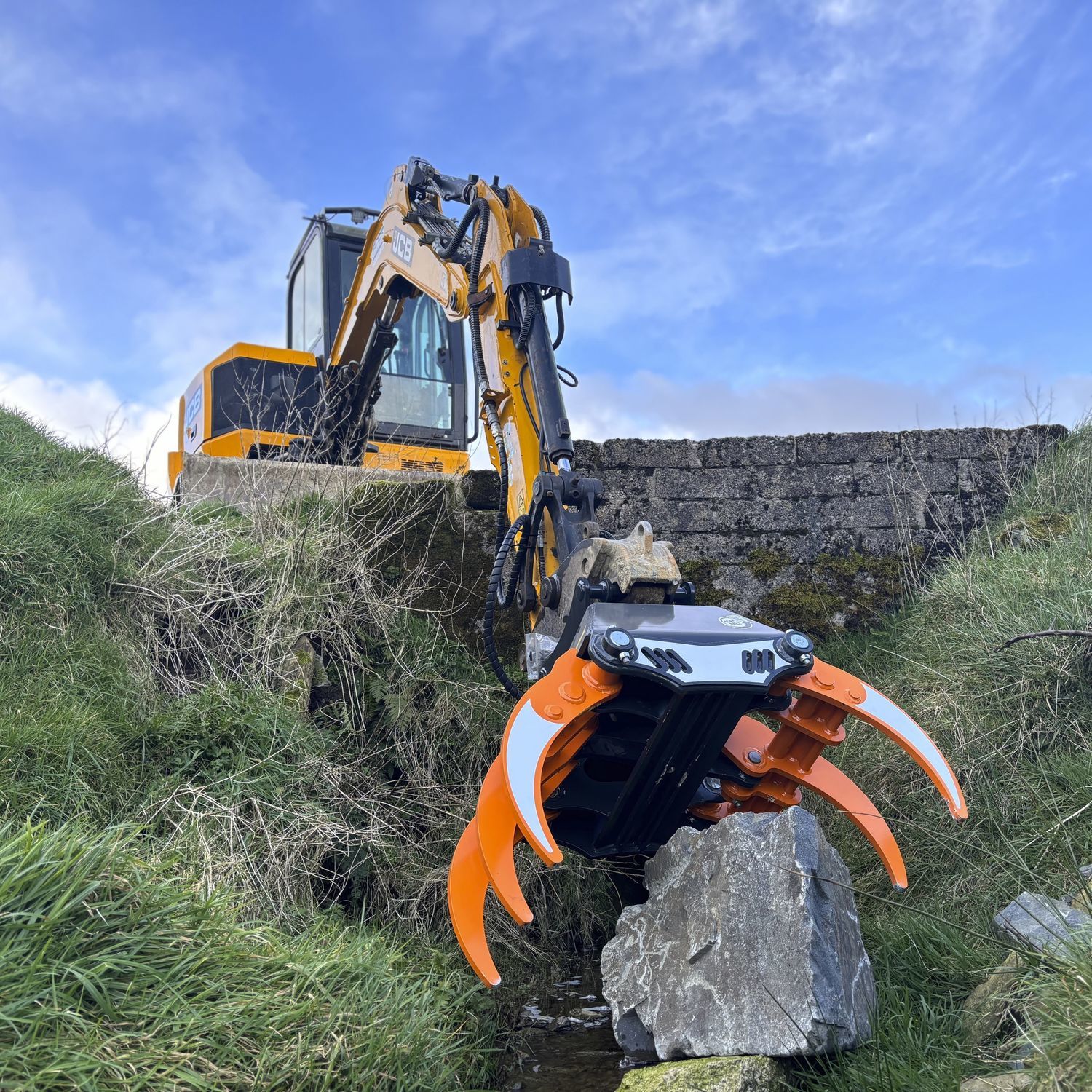 Forestry log grapple - SX1100 - MDE Machinery Ltd - for excavators ...