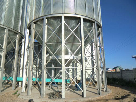 Grain monitoring system - SRON SILO ENGINEERING - temperature ...