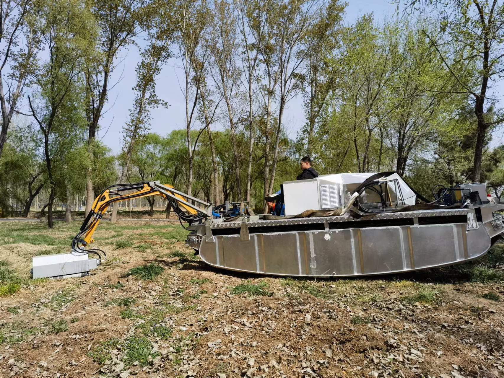 Amphibious harvester machine - AMH1850 - Relong - aquatic weed / tracked