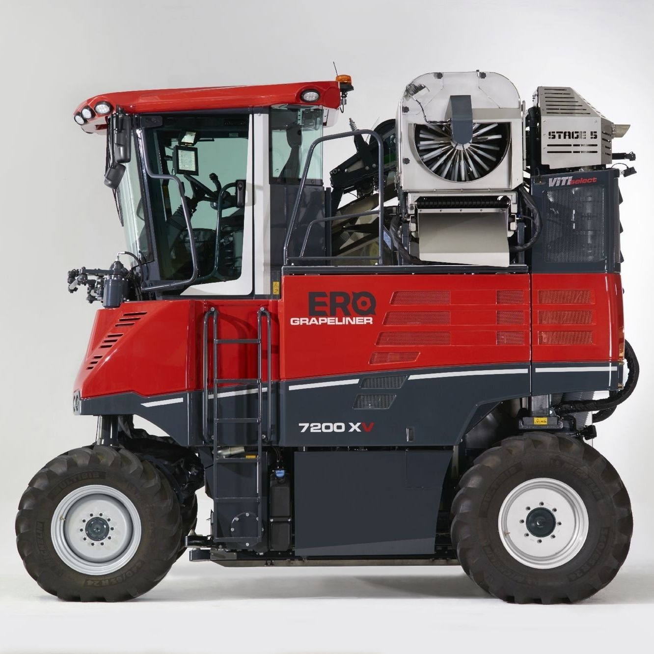 Self-propelled grape harvesting machine - Series 7000 - Binger