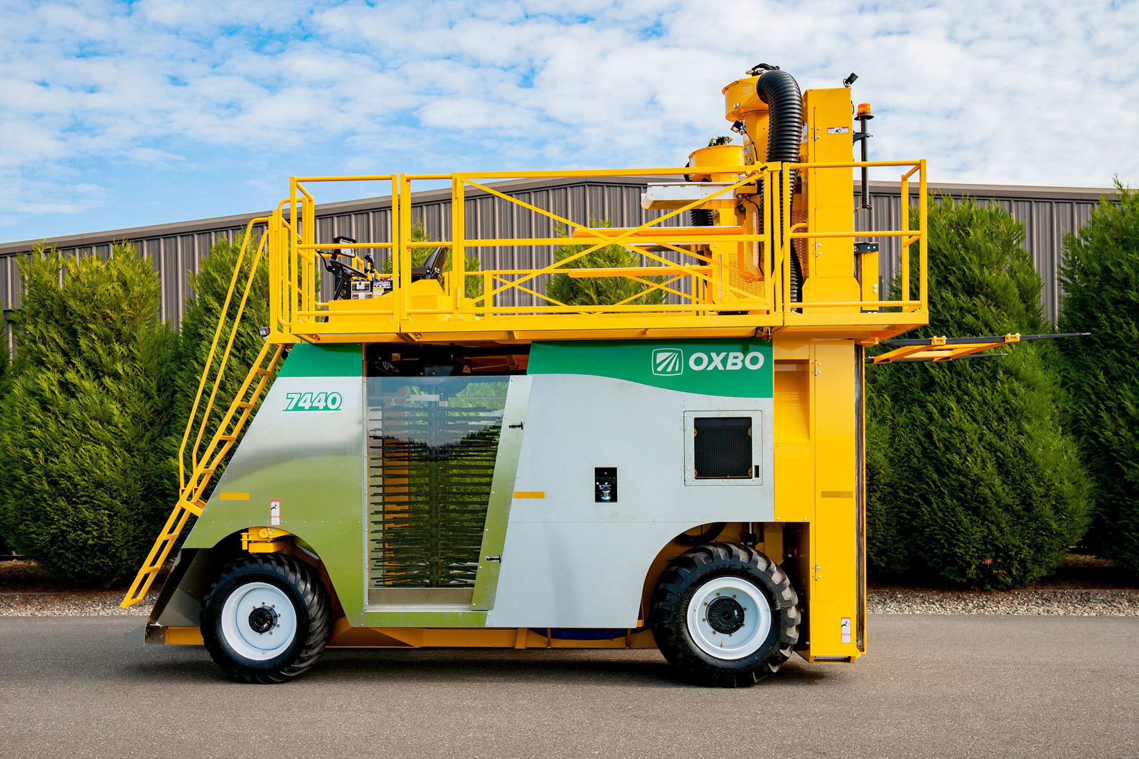 Raspberry Harvester Machine 7440 Oxbo Berry Blueberry Self