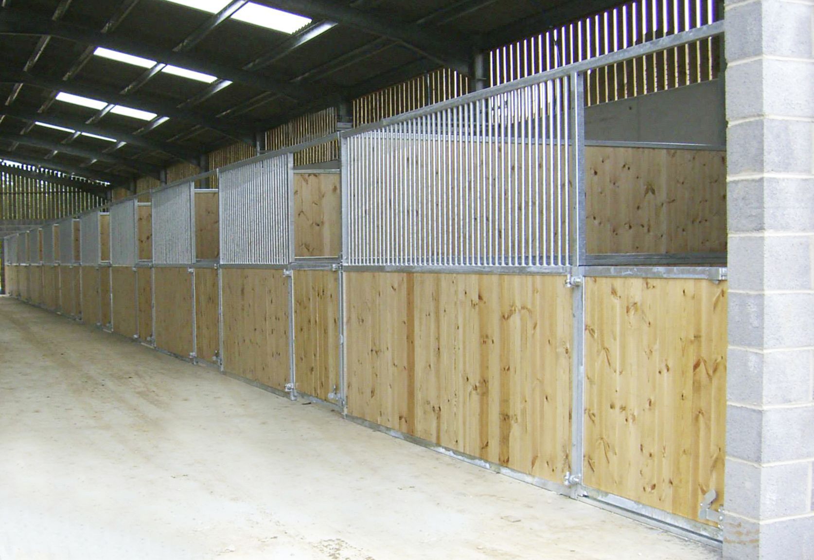 Livestock partition - Condon Engineering - for horses / wooden ...