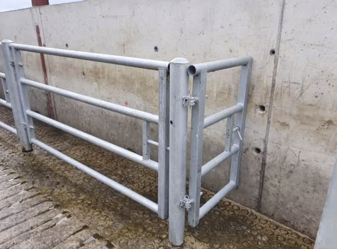Livestock gate - Condon Engineering - corral / for cows / steel